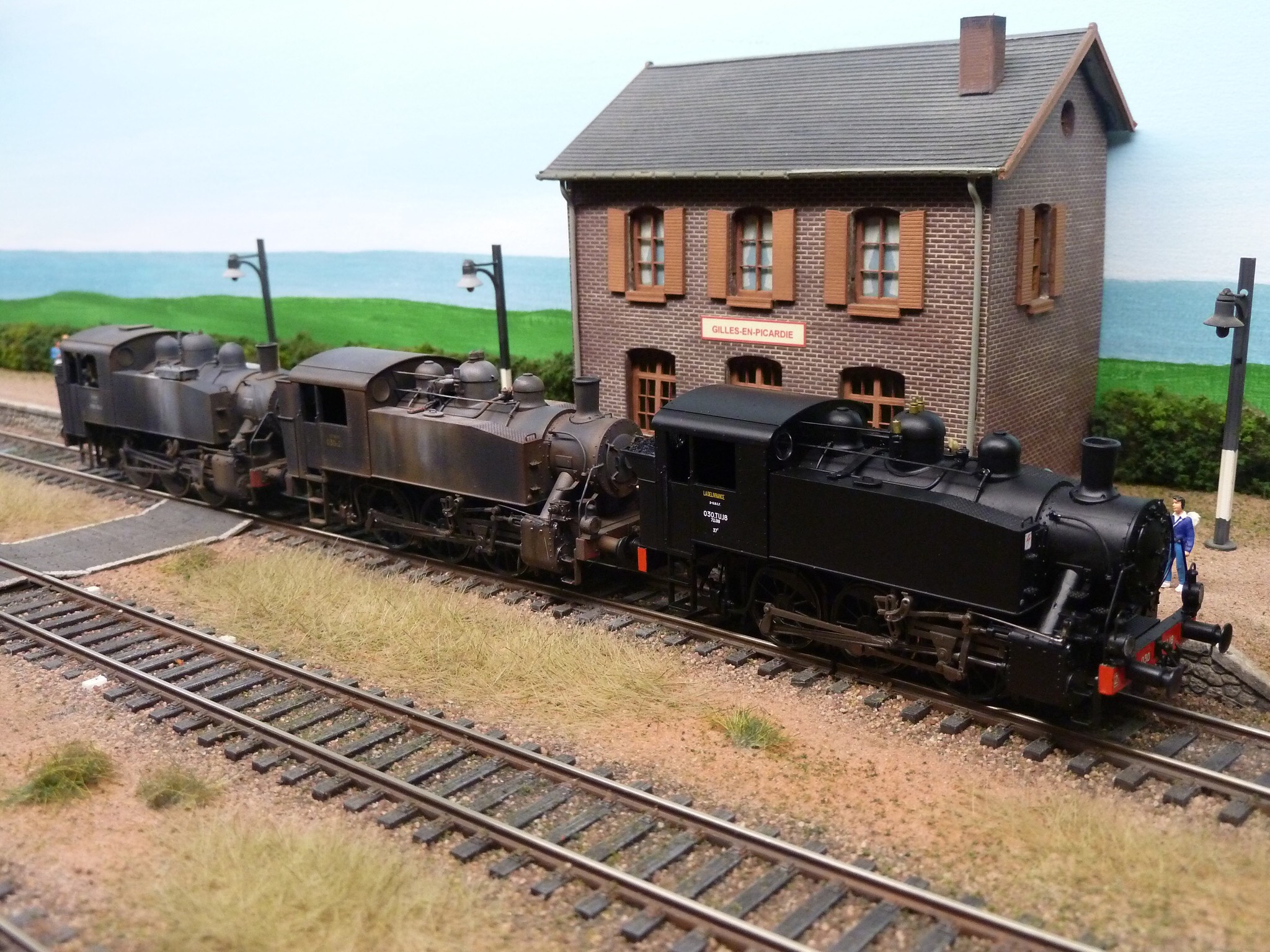 locomotive vapeur 030 TU Jouef REE HO patine - train