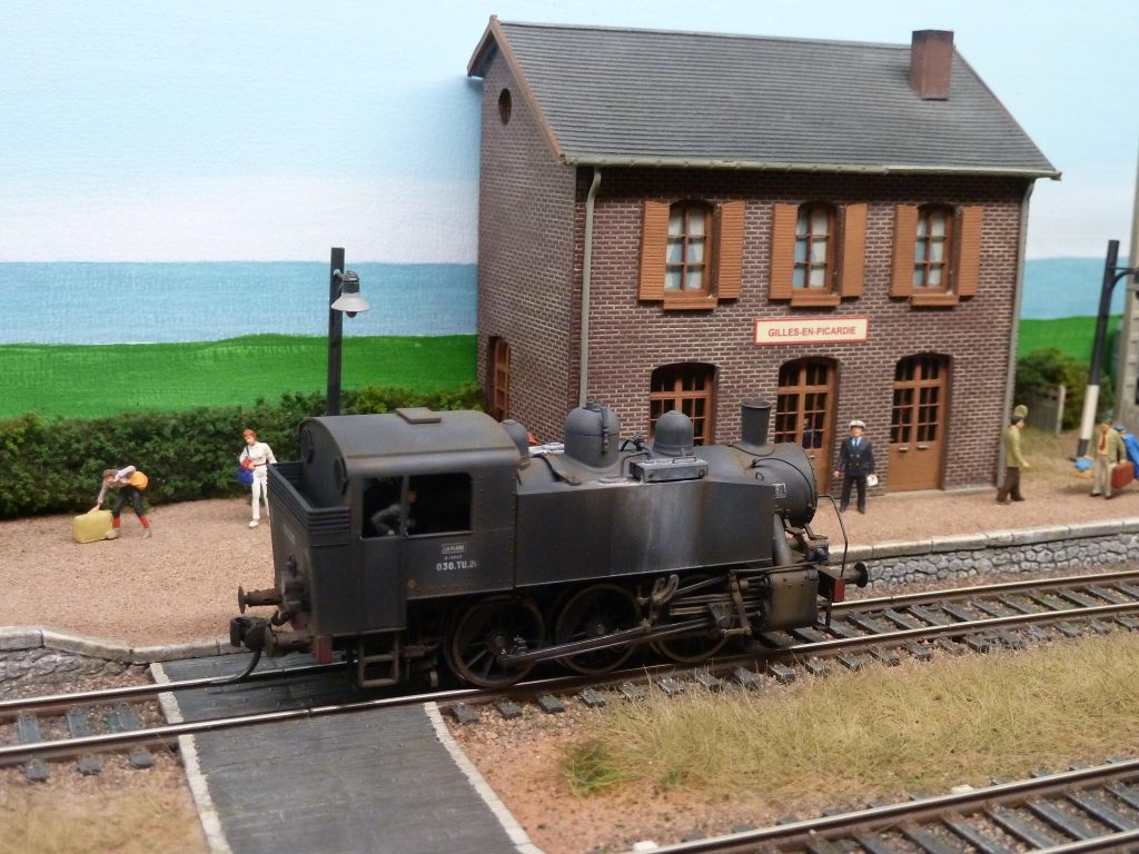 locomotive vapeur 030 TU Jouef REE HO patine - train