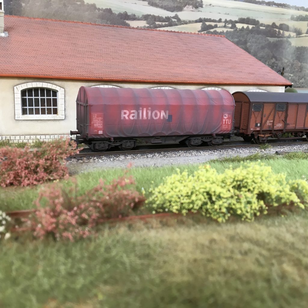 Wagons Roco baché Railion DB, Gs Sbb et Eanos DB - La patine des trains